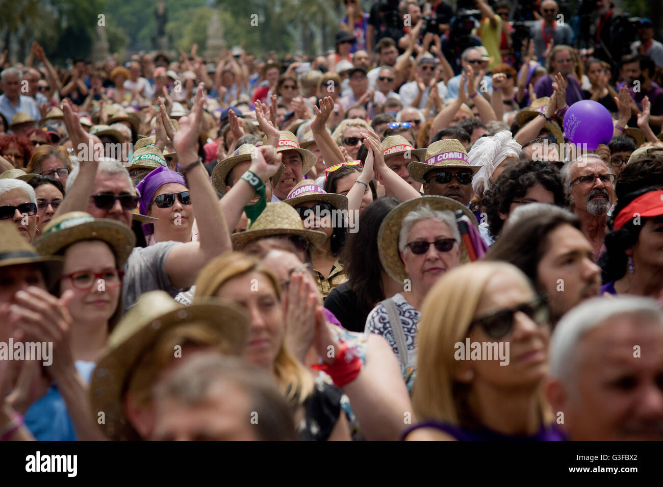 Supporters of left party hi-res stock photography and images - Alamy