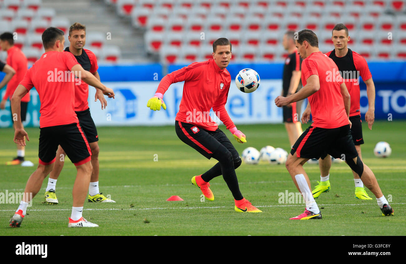 Poland Goalkeeper High Resolution Stock Photography and Images - Alamy