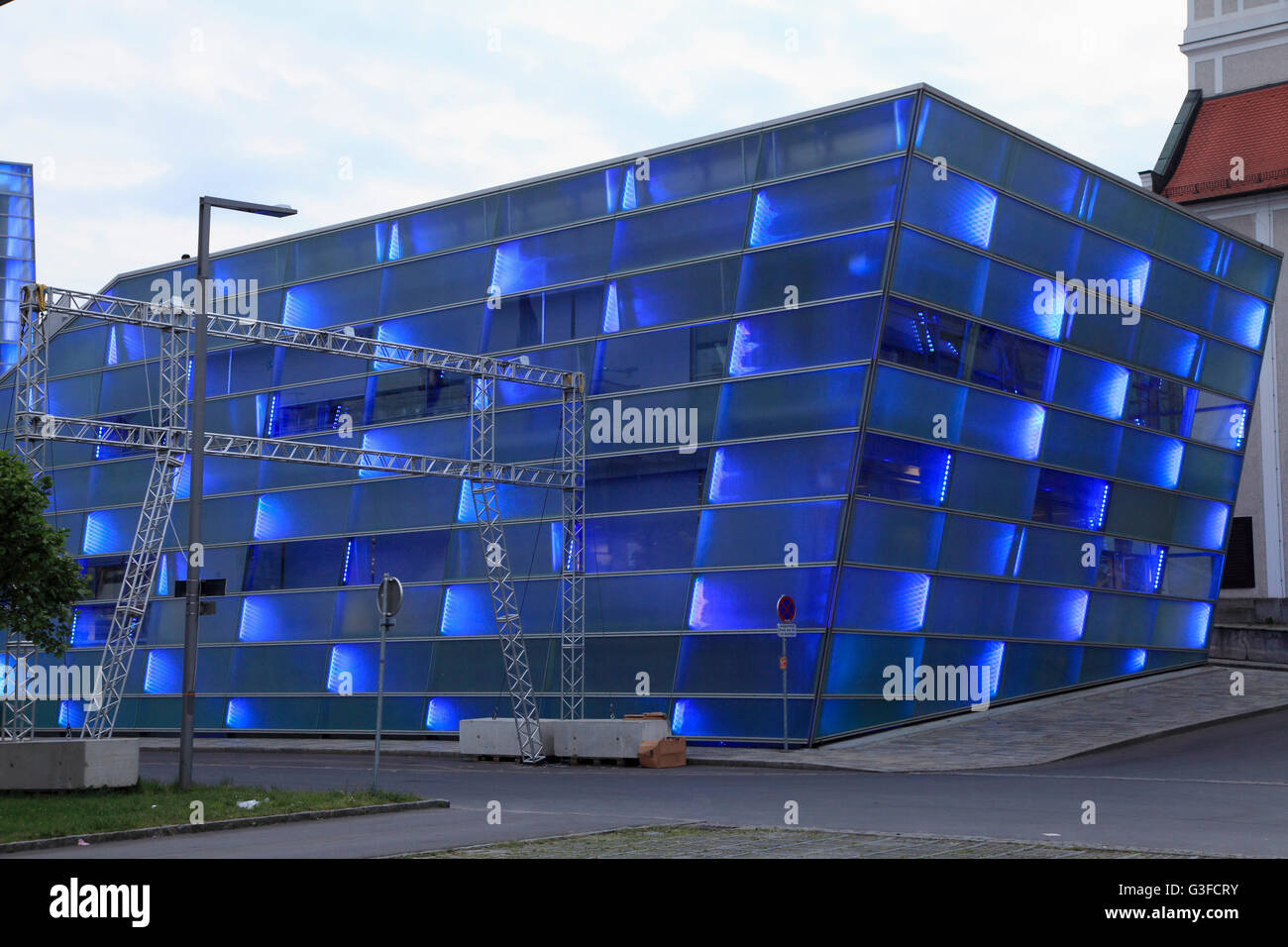 Electronica hi-res stock photography and images - Alamy