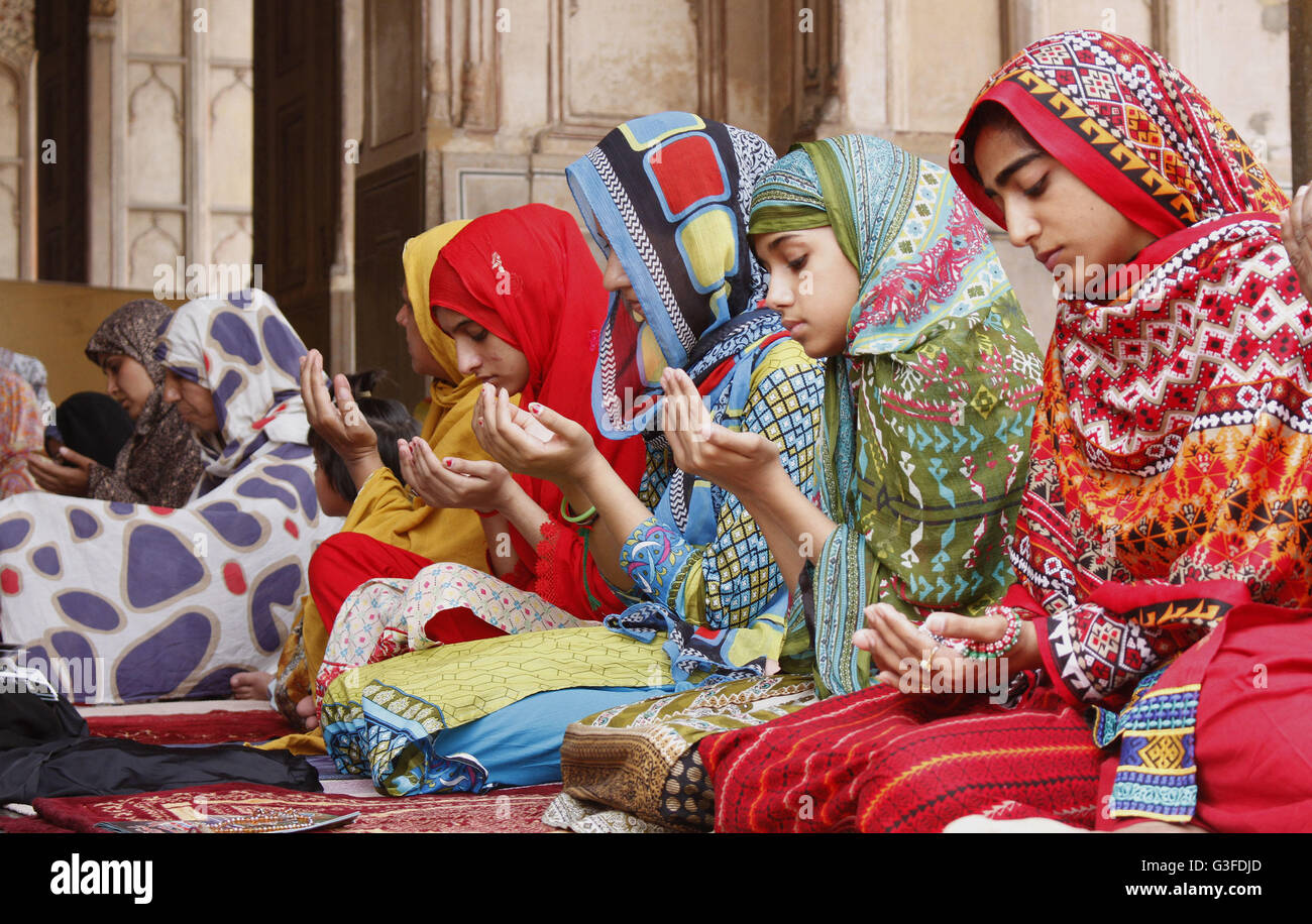 Namaz e juma hi-res stock photography and images - Alamy