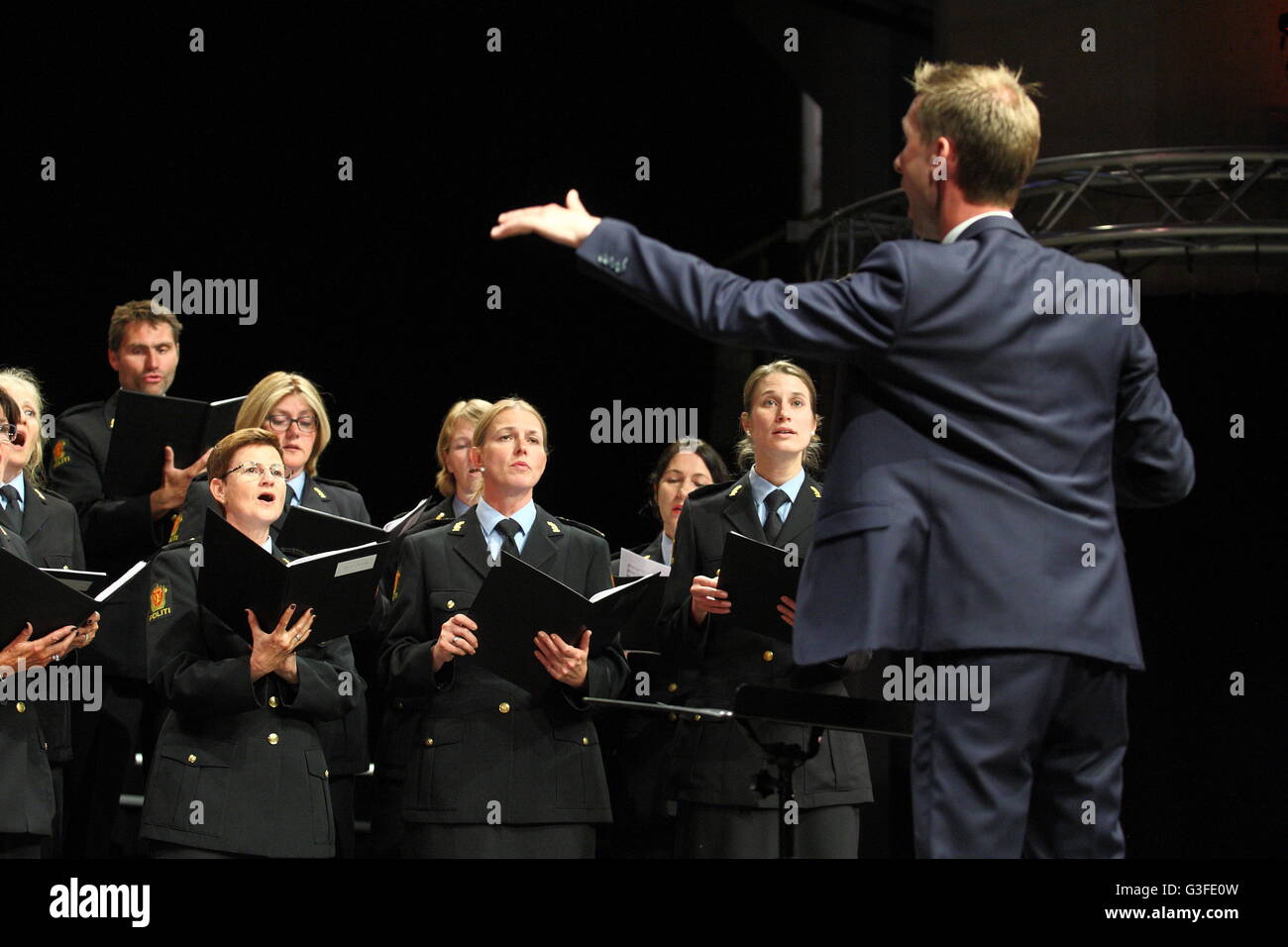 Police choir hi-res stock photography and images - Alamy