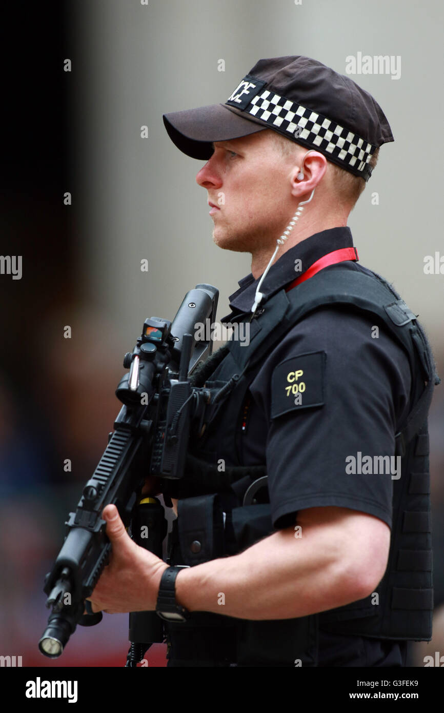 London, UK. 10th June, 2016. Armed City of London police officers ...