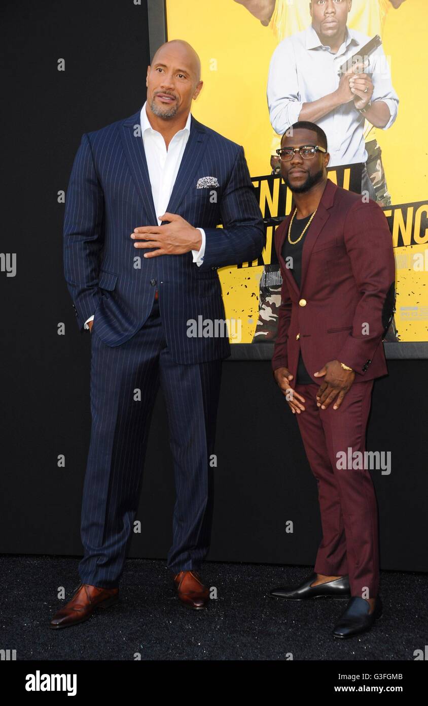 Dwayne johnson and kevin hart hi-res stock photography and images - Alamy