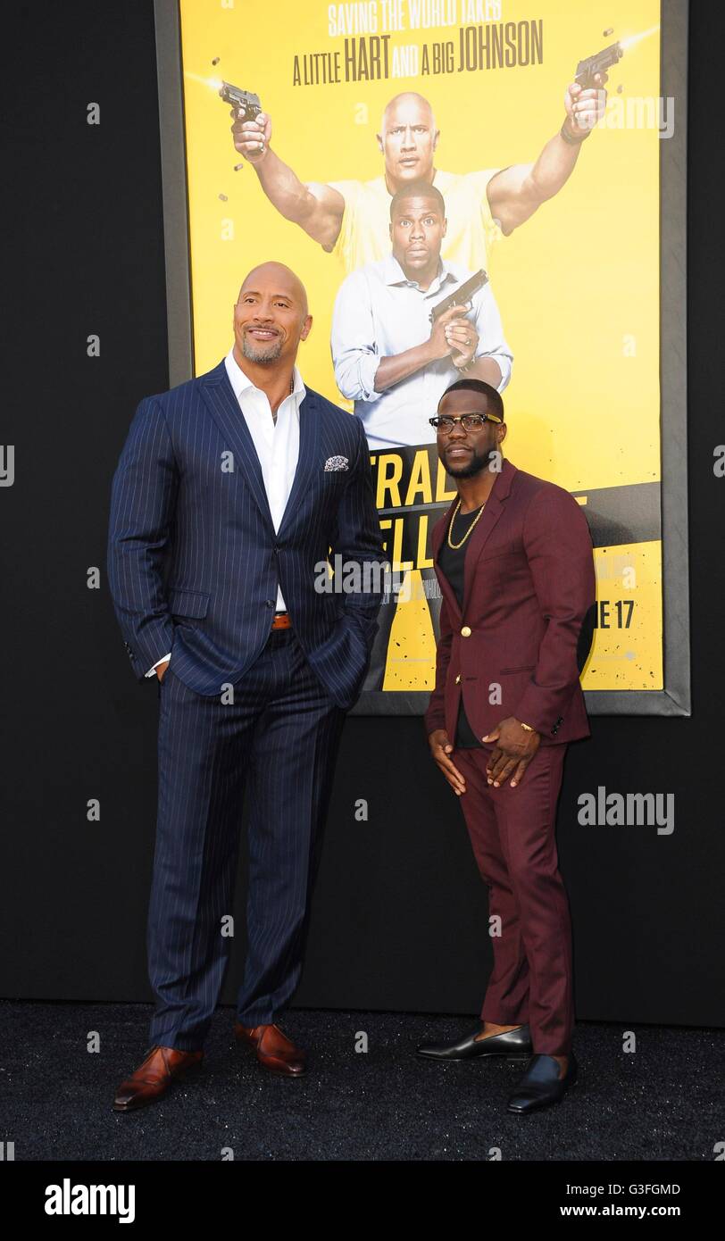 Dwayne johnson and kevin hart hi-res stock photography and images - Alamy
