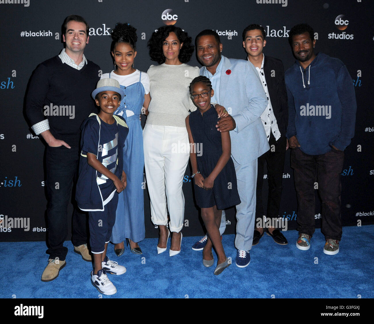 Black ish deon cole hi-res stock photography and images - Alamy