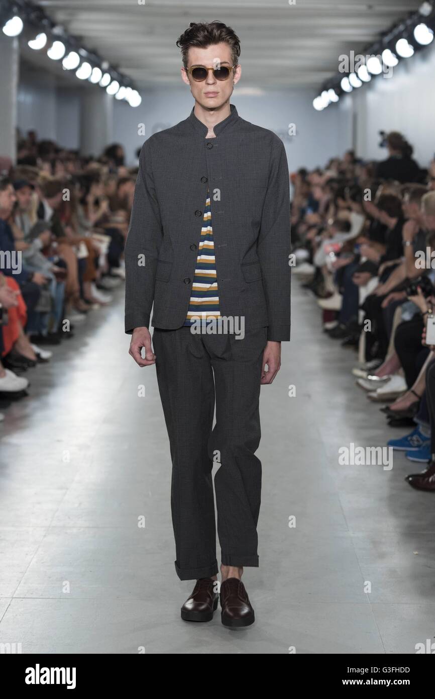 Oliver spencer runway hi-res stock photography and images - Alamy