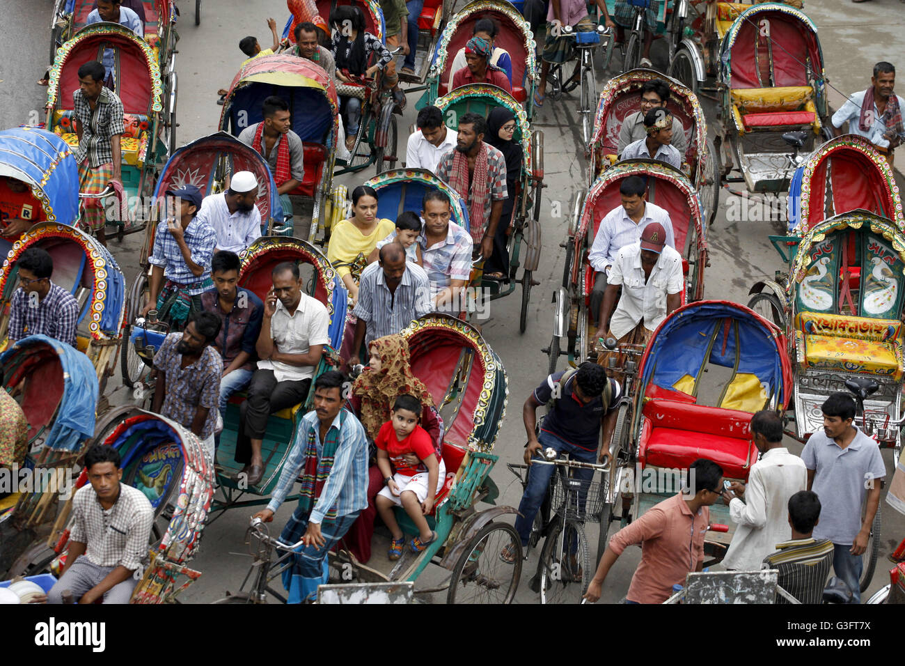 Dhaka bangladesh rickshaw 2016 hi-res stock photography and images - Alamy