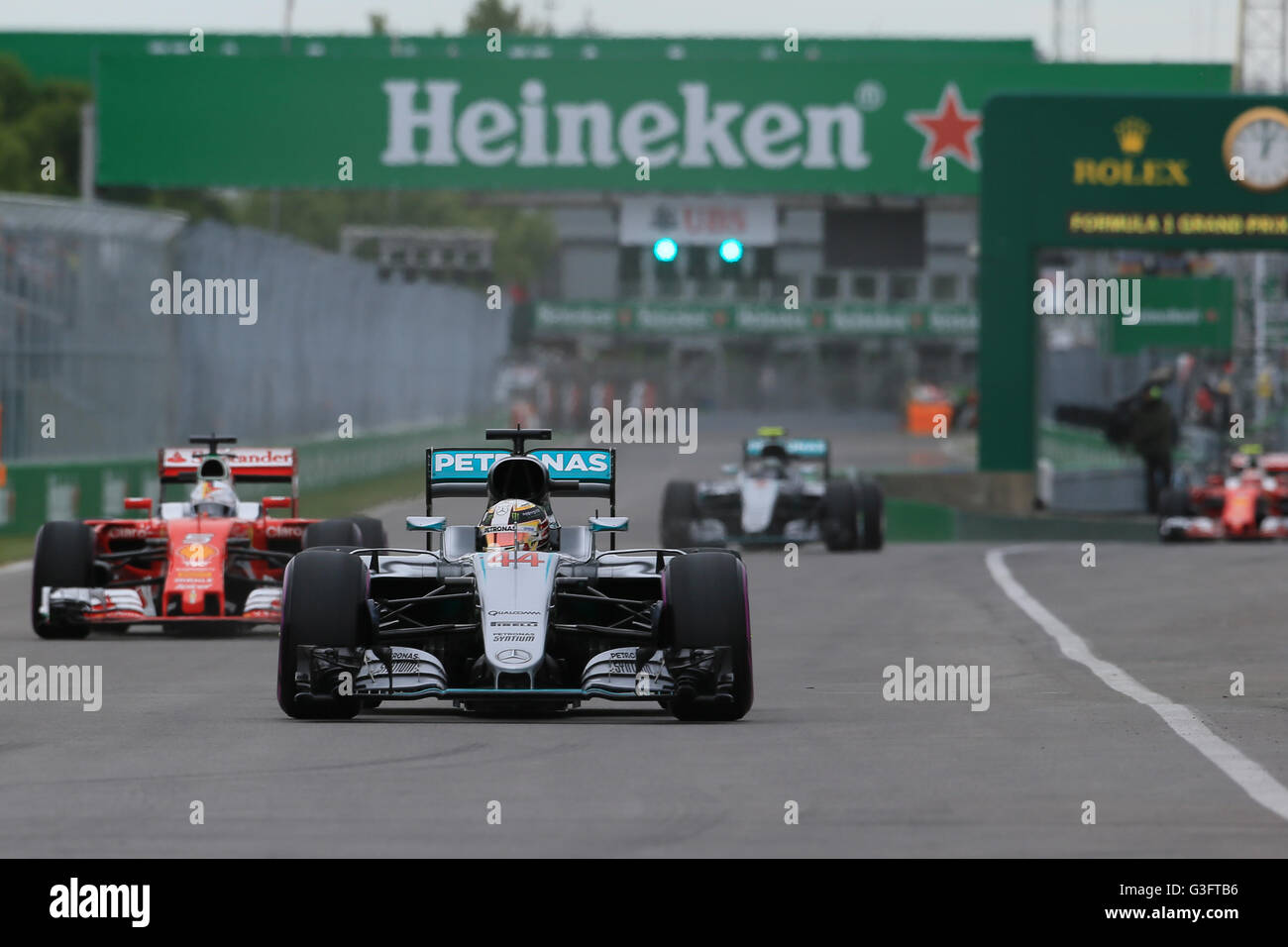 Mercedes amg f1 w07 hybrid lewis hamilton hi-res stock photography and ...