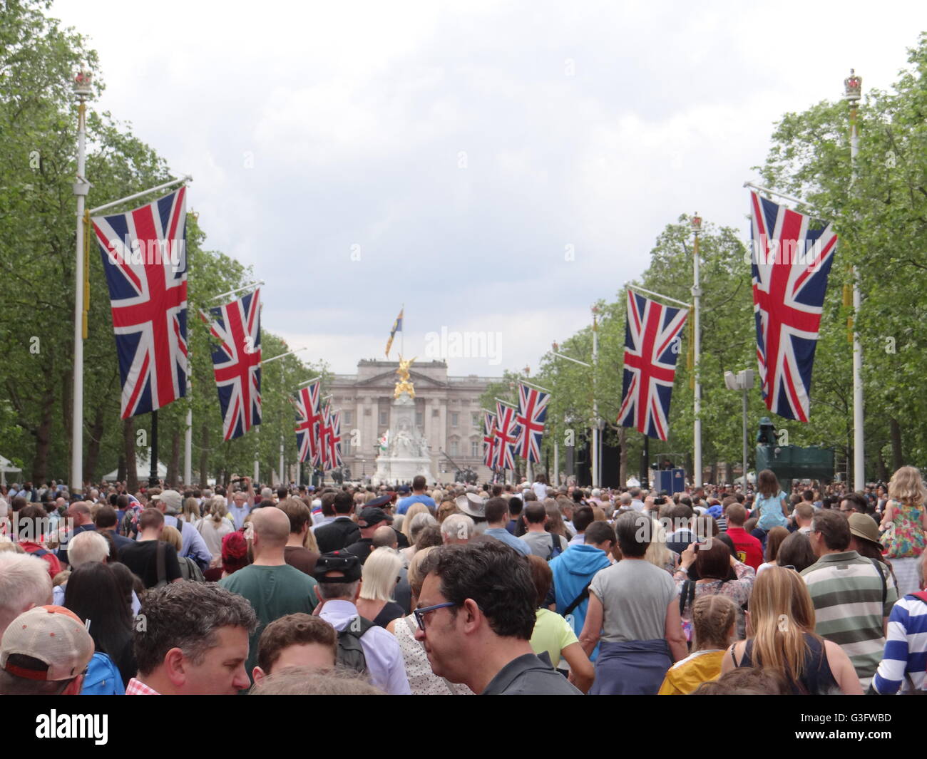 Trooping the Colour Parade for the 90th anniversary of the Queen ...