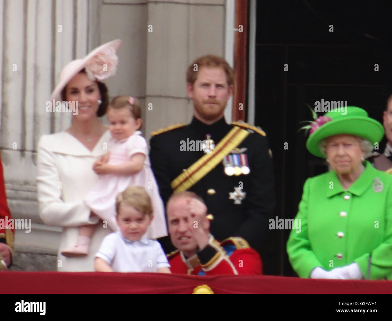The Royal family on the balcony of Buckinghem Palace to watch the RAF ...