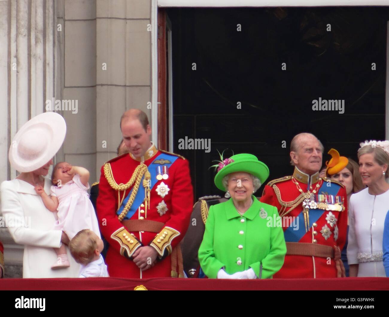 The Royal family on the balcony of Buckinghem Palace to watch the RAF ...
