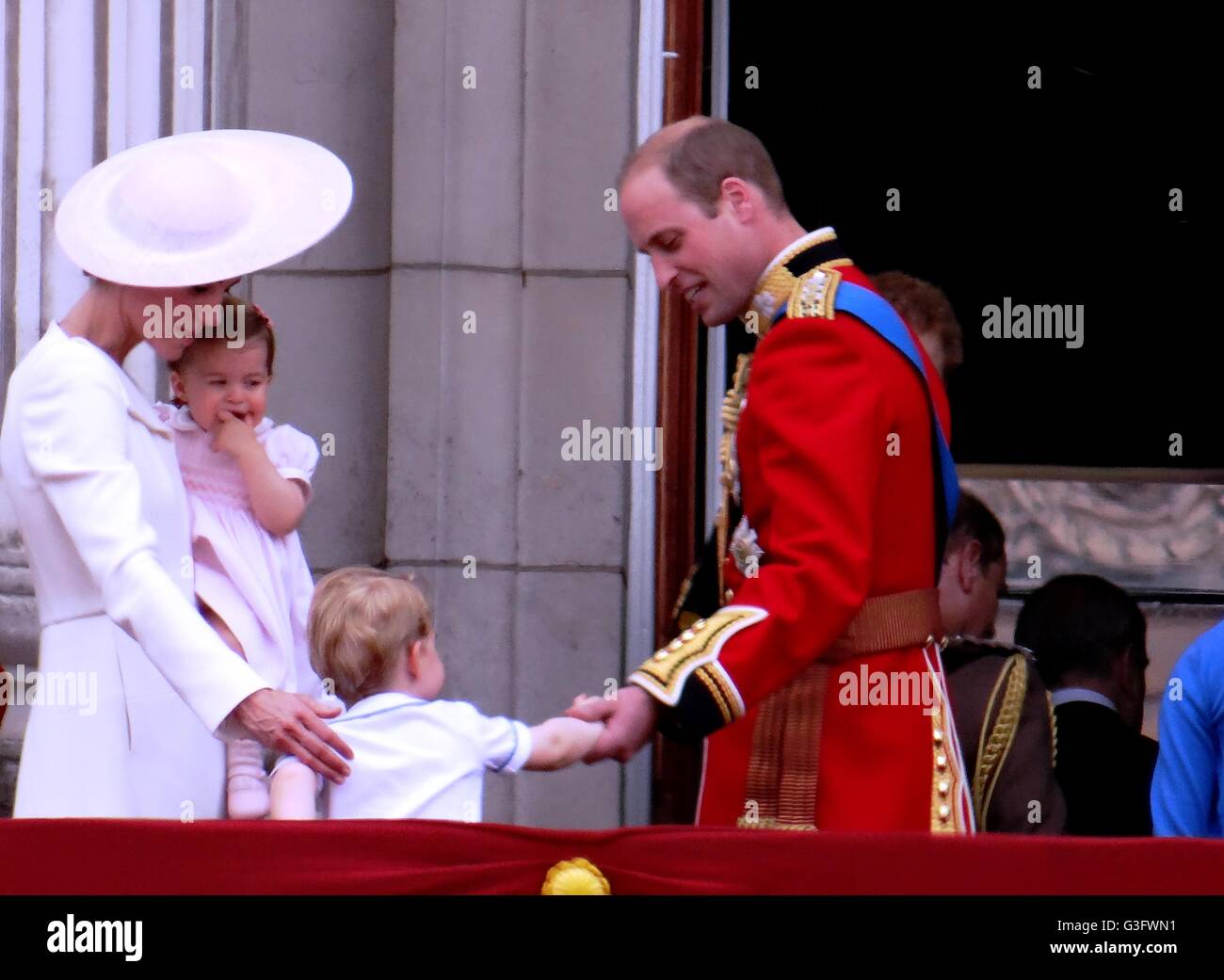 The Royal family on the balcony of Buckinghem Palace to watch the RAF ...