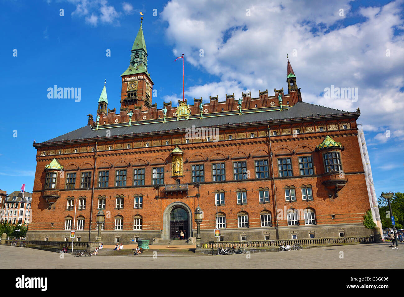 Copenhagen radhuspladsen town hall square hi-res stock photography and ...