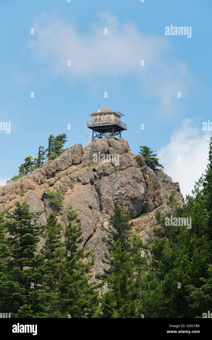 Forest fire lookout tower hi-res stock photography and images - Alamy