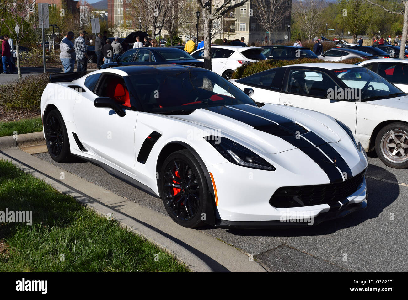 White c7 corvette stingray car hi-res stock photography and images - Alamy