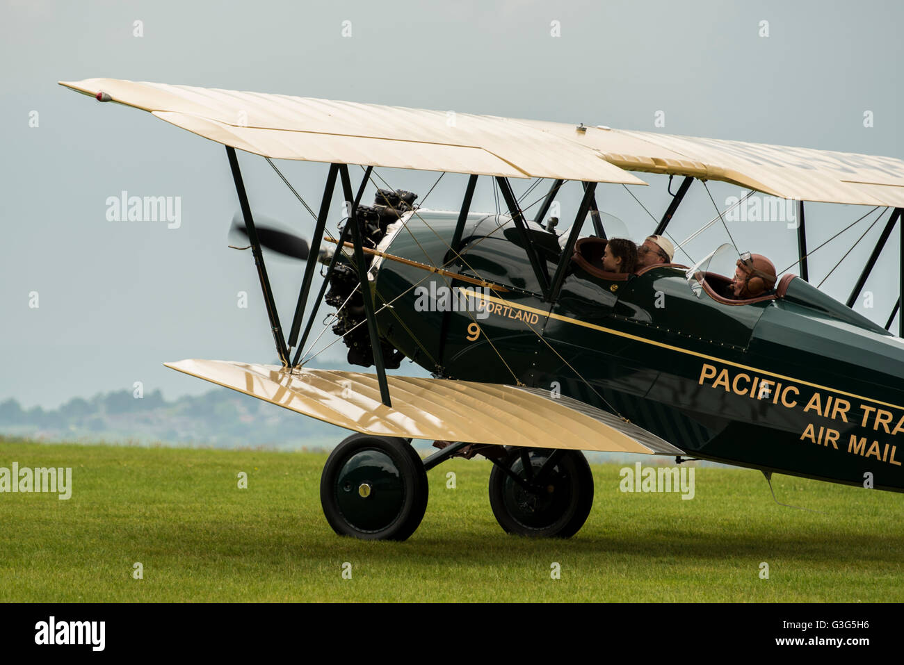 Flyby hi-res stock photography and images - Alamy