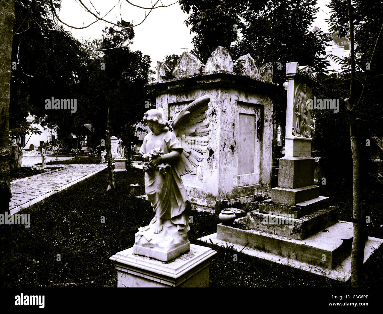Monument grave yard hi-res stock photography and images - Alamy