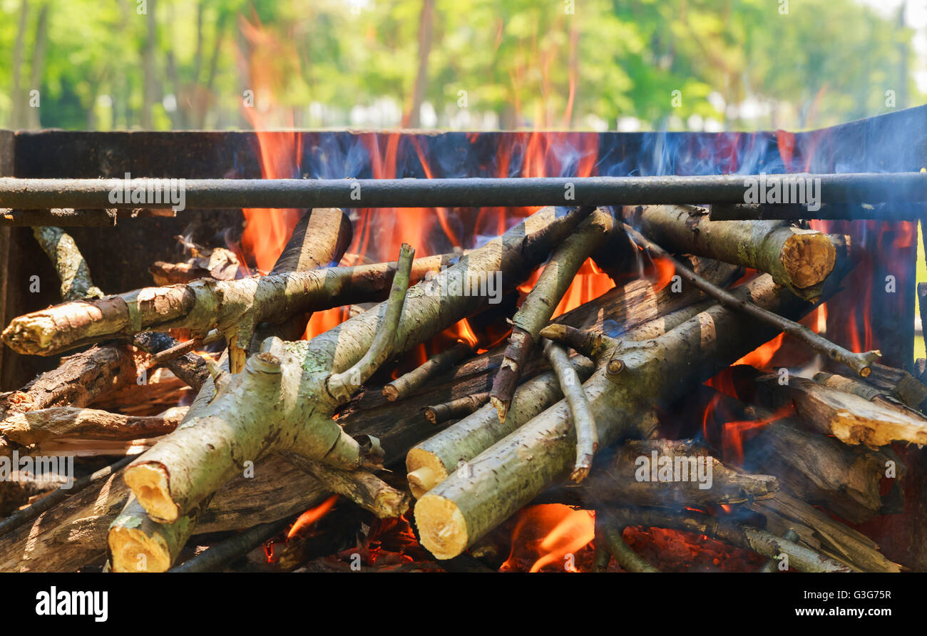 black burned charcoal bbq grid fire natural background Stock Photo - Alamy