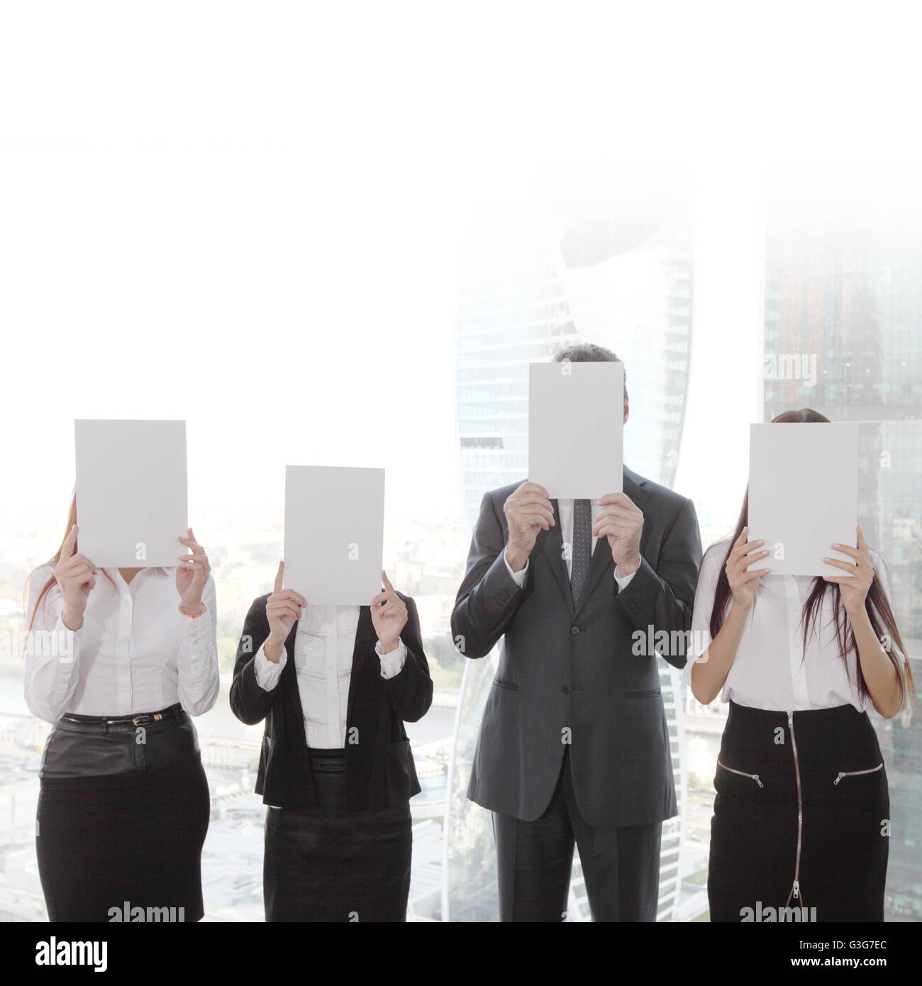 Blank faces hi-res stock photography and images - Alamy
