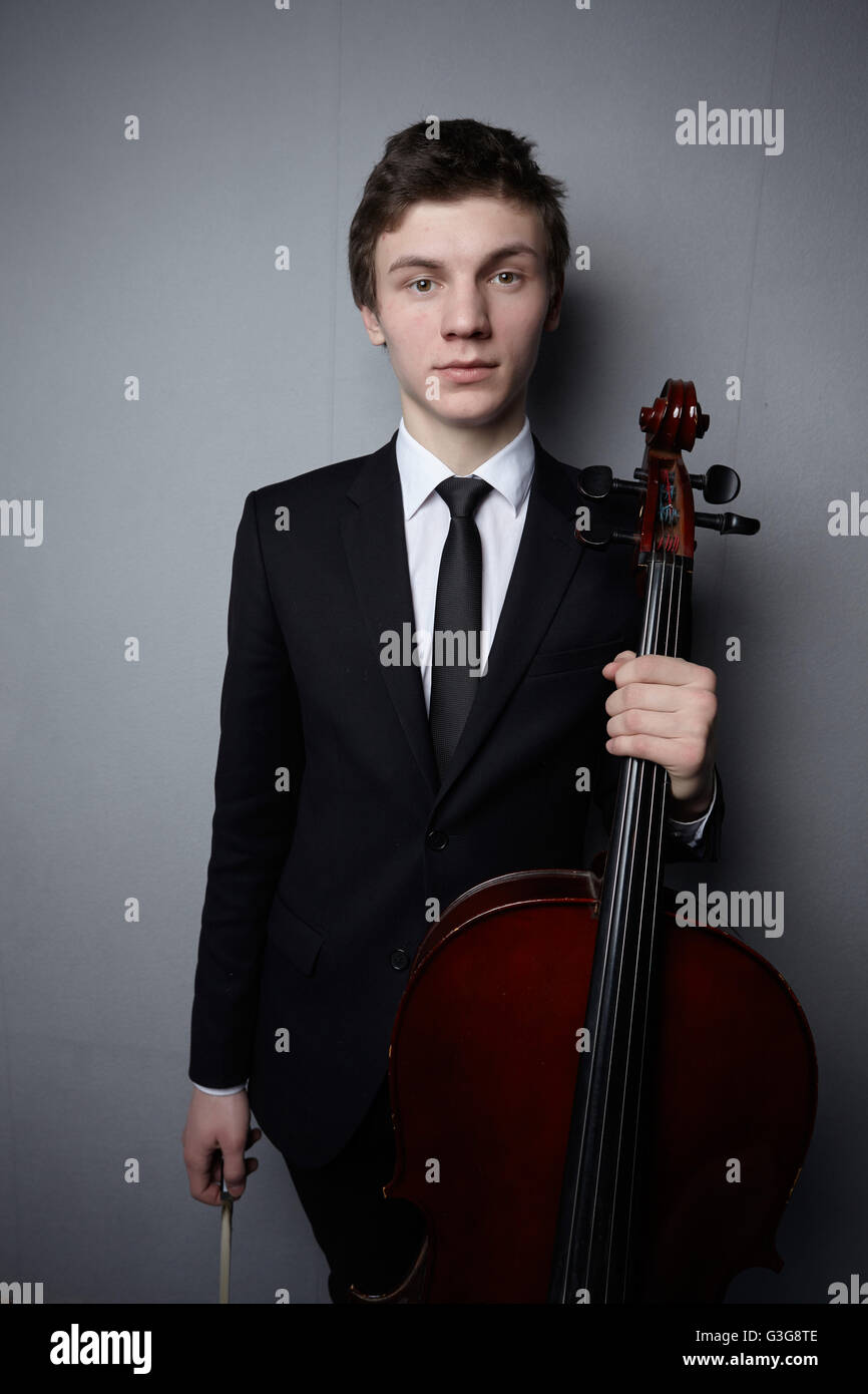 Cellist art hi-res stock photography and images - Alamy