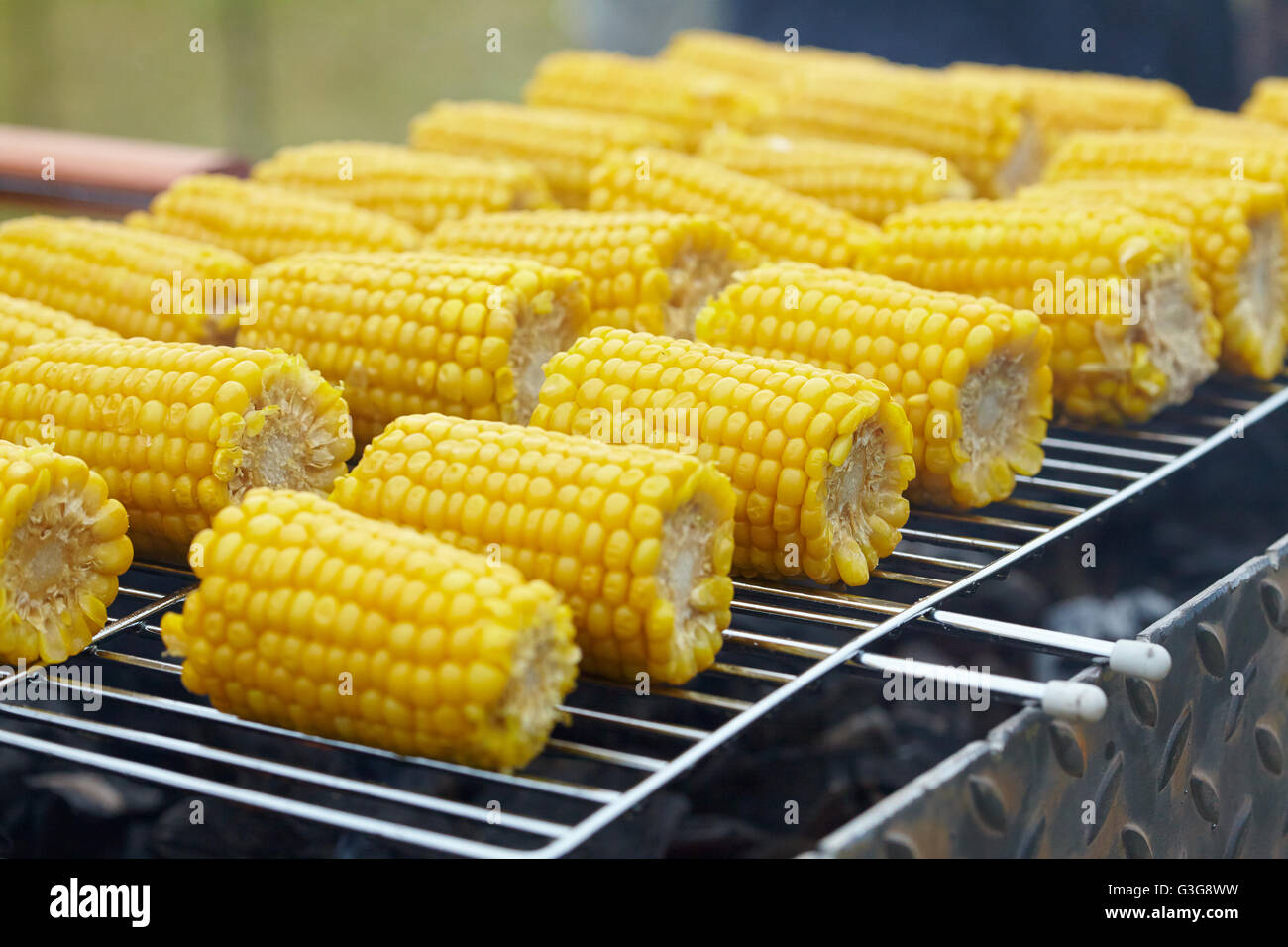 Corn on the grill Stock Photo - Alamy