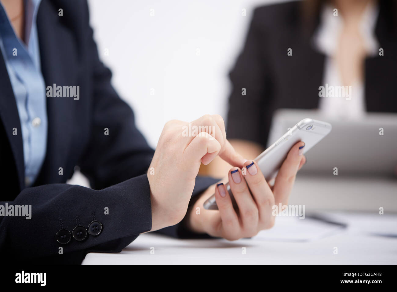 mobile phone in the women's hands Stock Photo - Alamy
