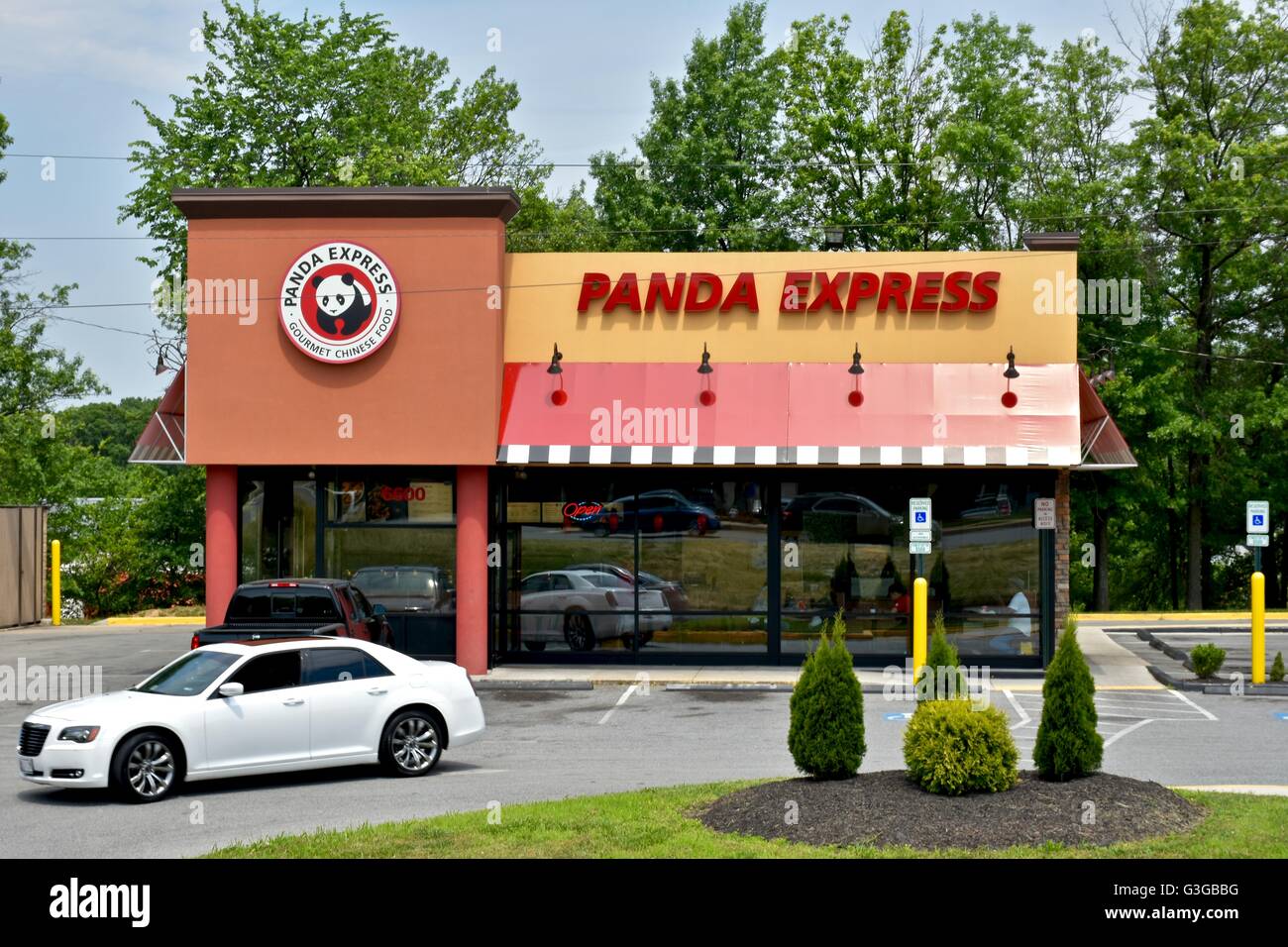 Panda express hi-res stock photography and images - Alamy