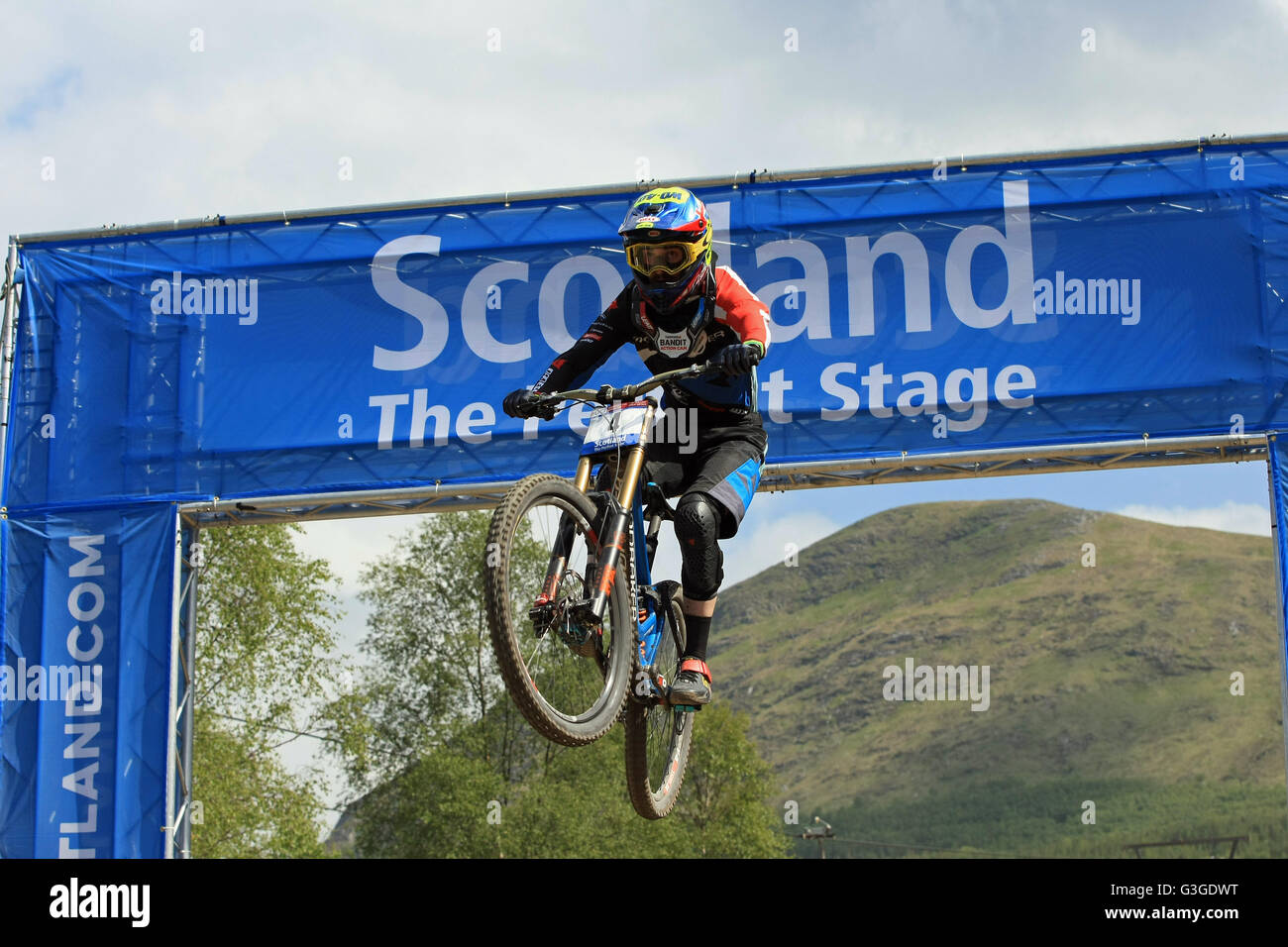 Danny Hart jumping through the Scotland Arch at the Downhill Mountain ...