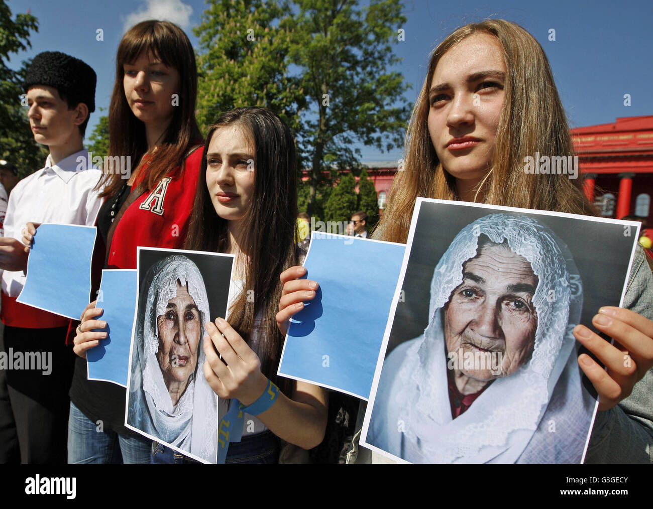 Soviet union university students hi-res stock photography and images ...