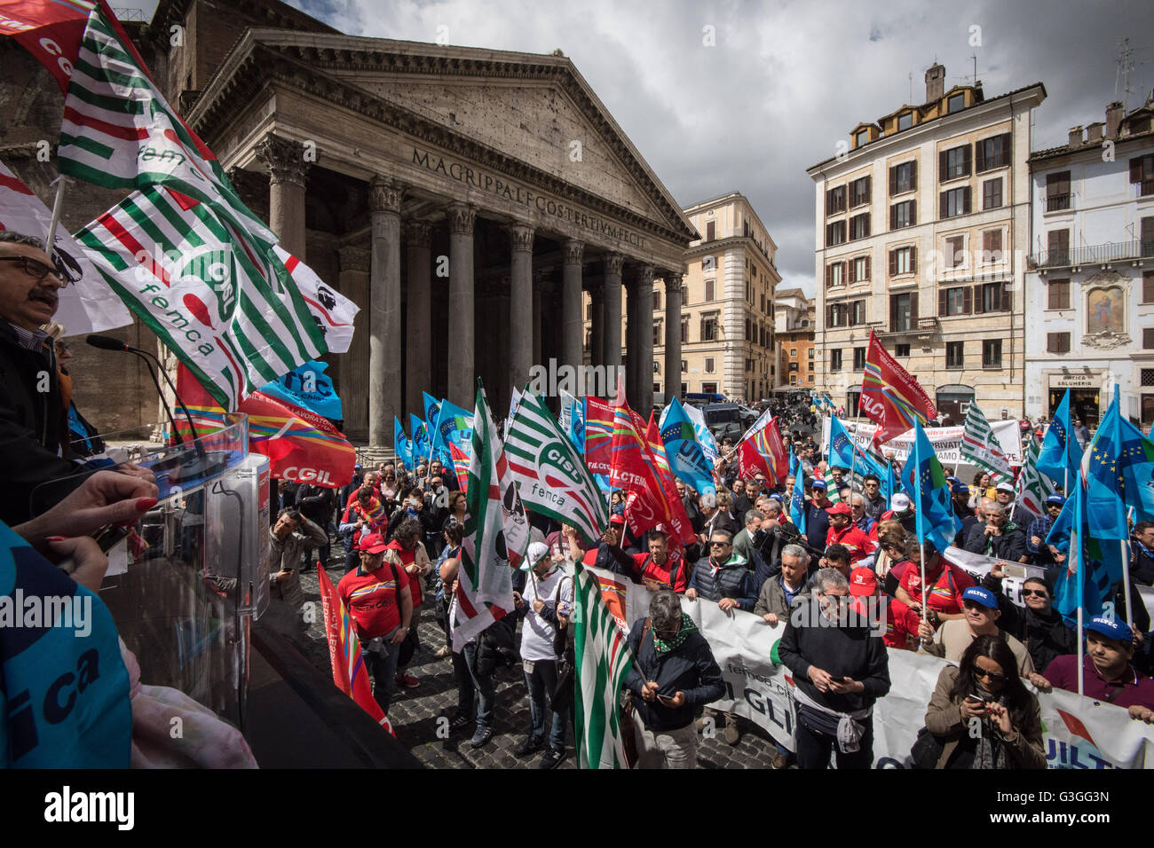Rome, Italy. 13th May, 2016. Workers holding flags and banner during a ...