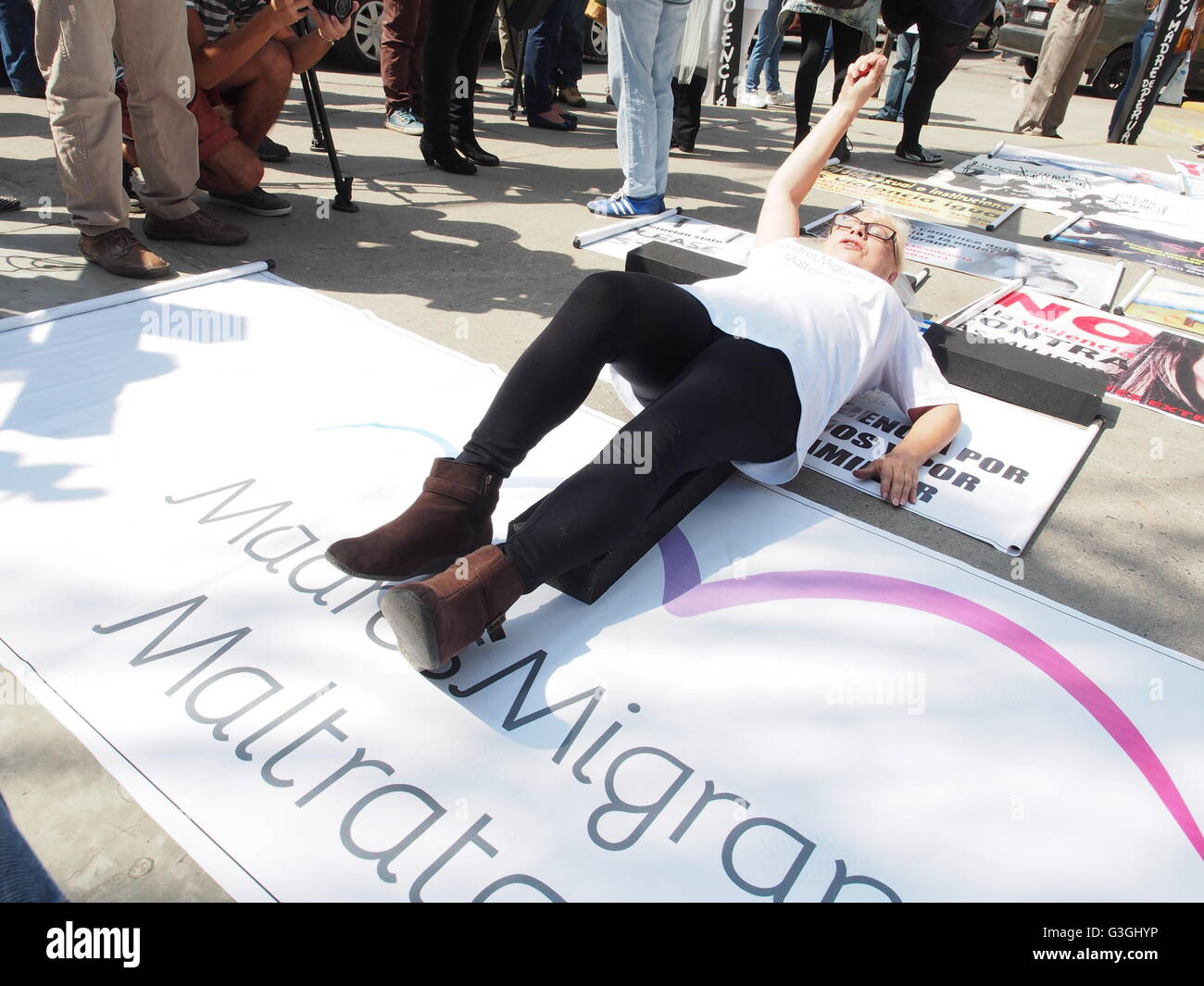 Lima, Peru. 06th May, 2016. Lima, May 6th, battered migrant mothers ...
