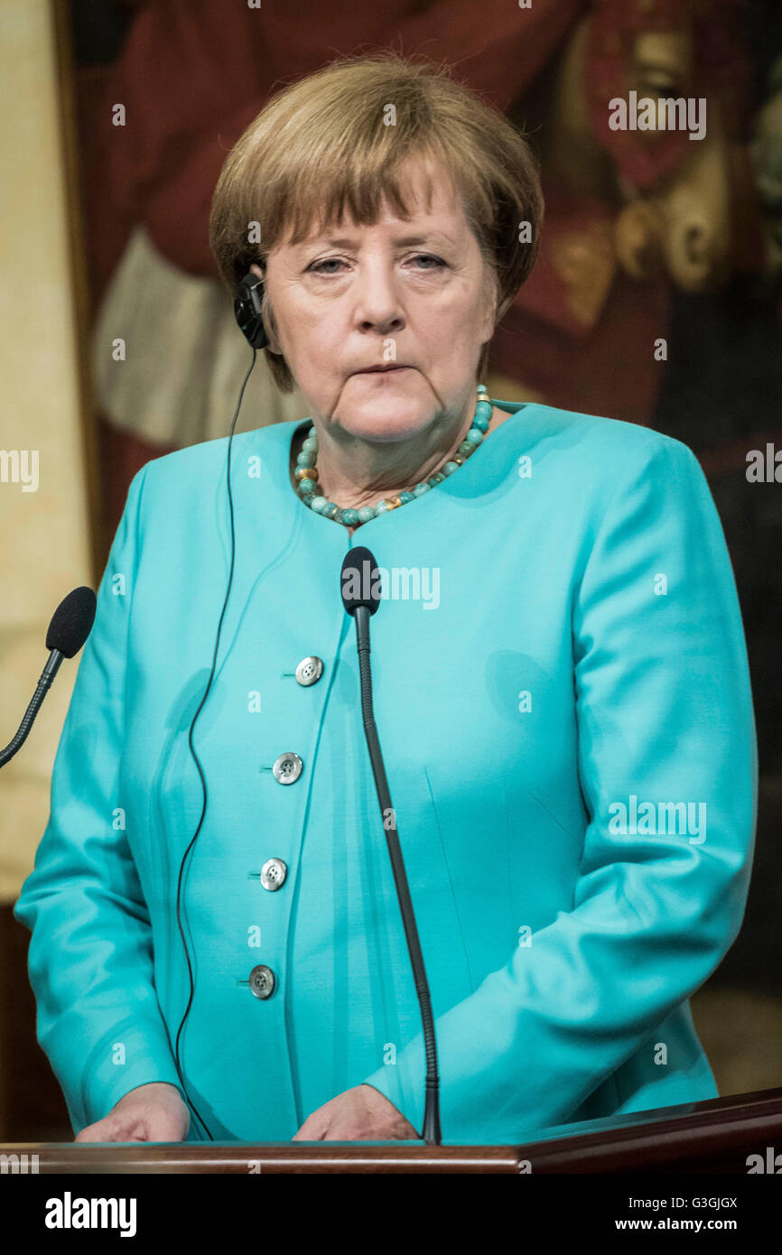 Angela merkel in rome hi-res stock photography and images - Alamy
