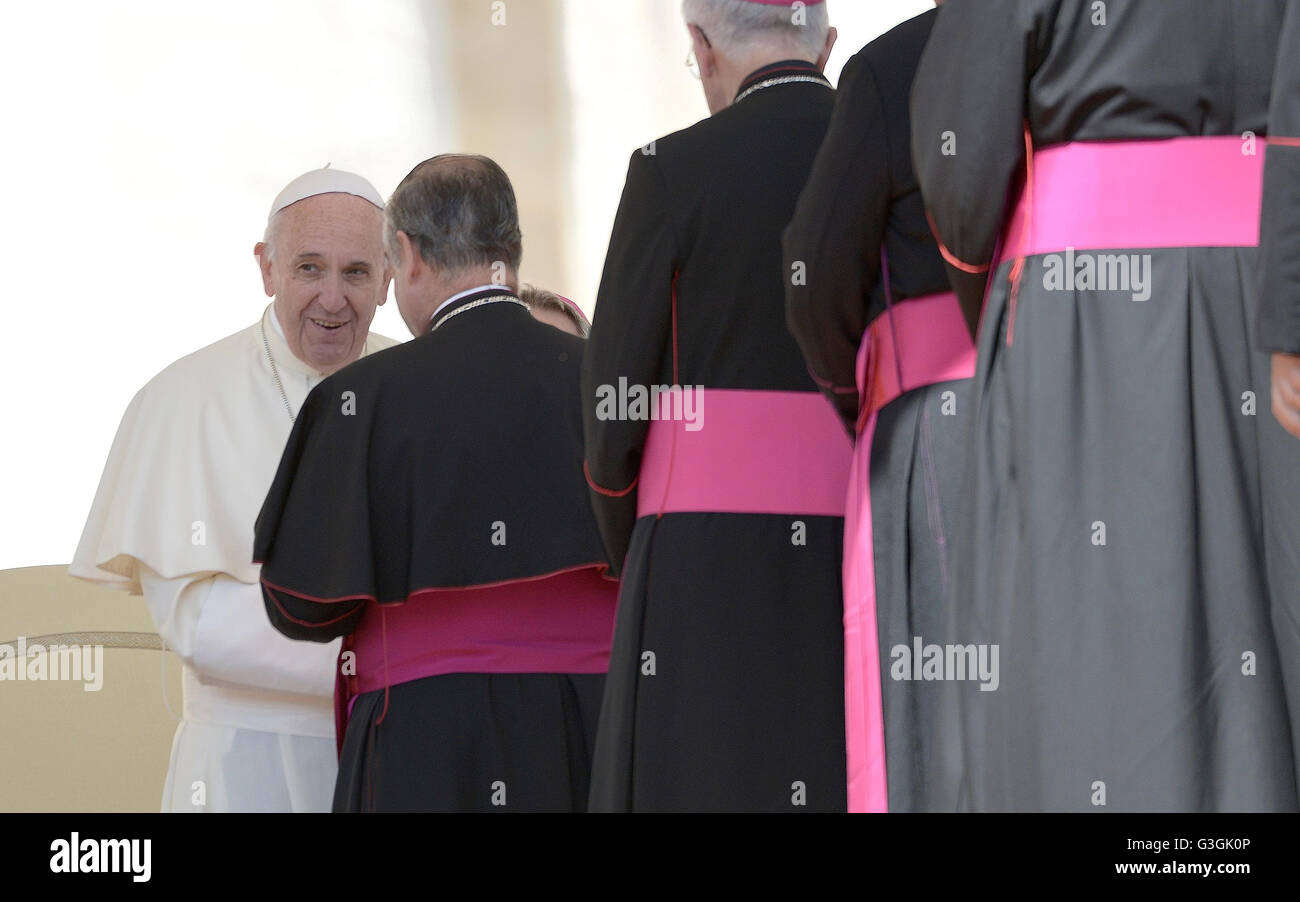 Parable of the lost sheep hi-res stock photography and images - Alamy