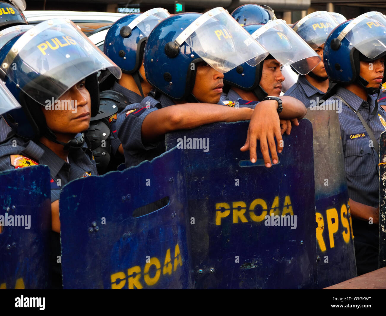 Filipino riot police hi-res stock photography and images - Alamy