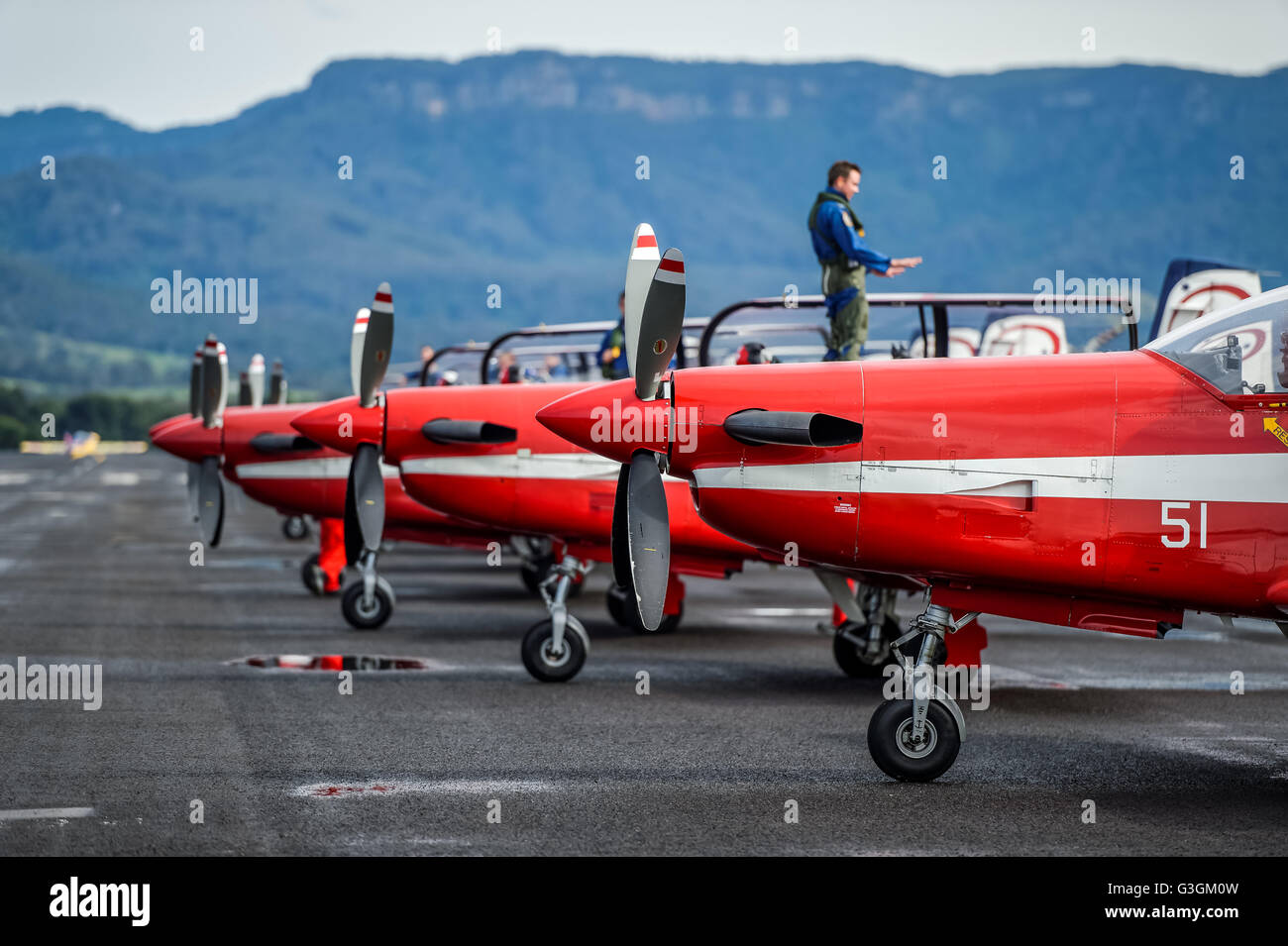 The royal australian air force roulettes hi-res stock photography and ...