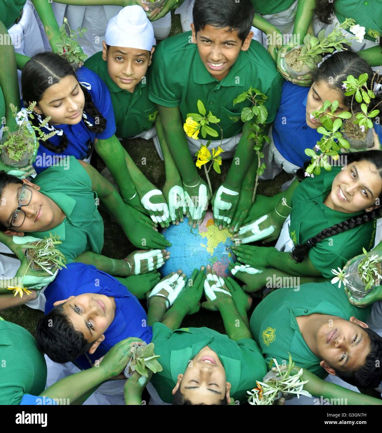 Students save earth program hi-res stock photography and images - Alamy