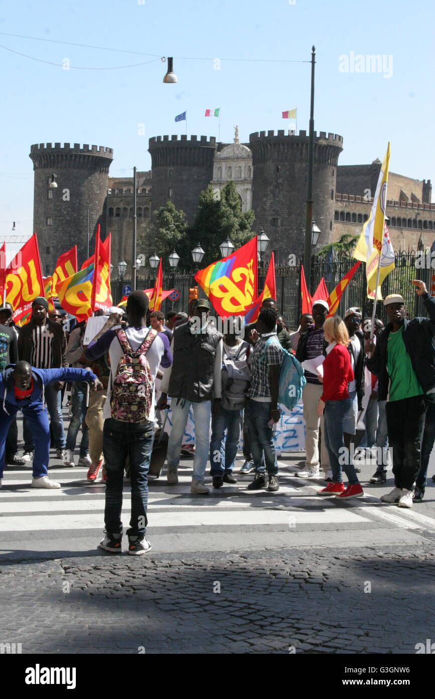 Naples, Italy. 15th Apr, 2016. The USB Syndicate (Unione Sindacale di ...