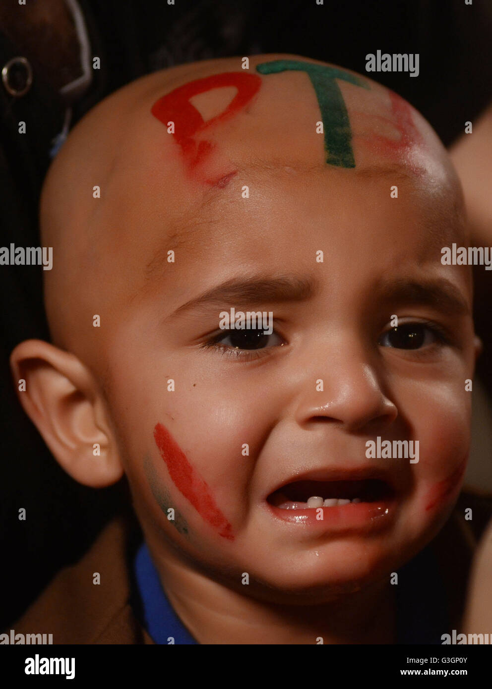 Supporters of Opposition and political party Pakistan Tehreek-e-Insaf ...