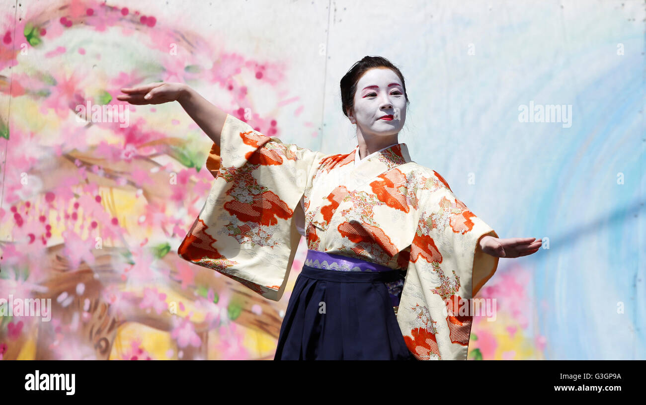 New York, United States. 30th Apr, 2016. Kabuki make up dancers of the ...