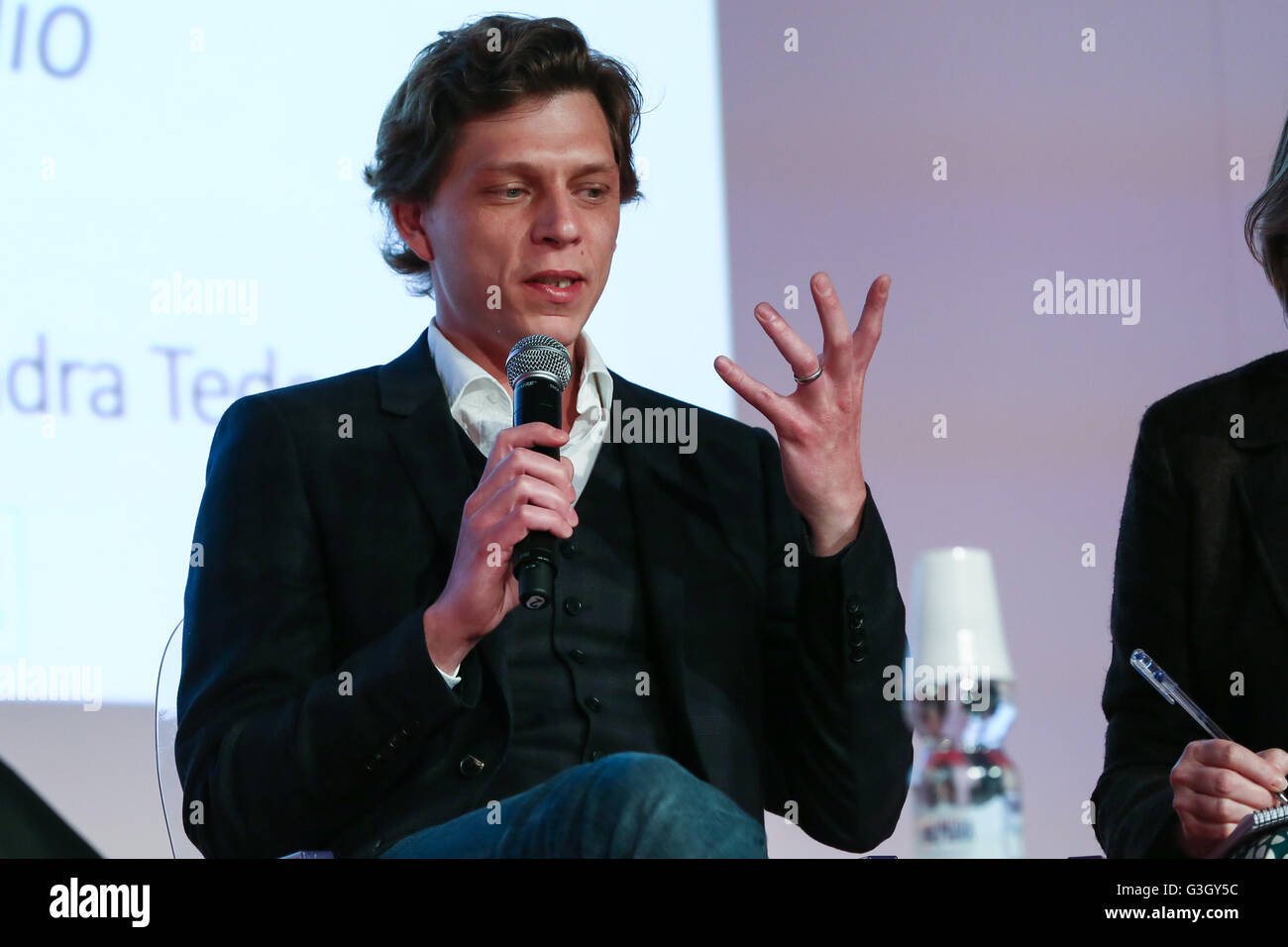 Antoine leiris hi-res stock photography and images - Alamy