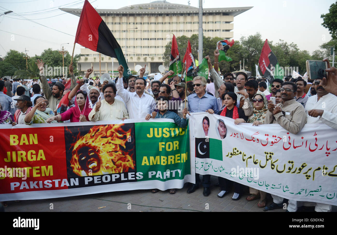 Jirga pakistan hi-res stock photography and images - Alamy