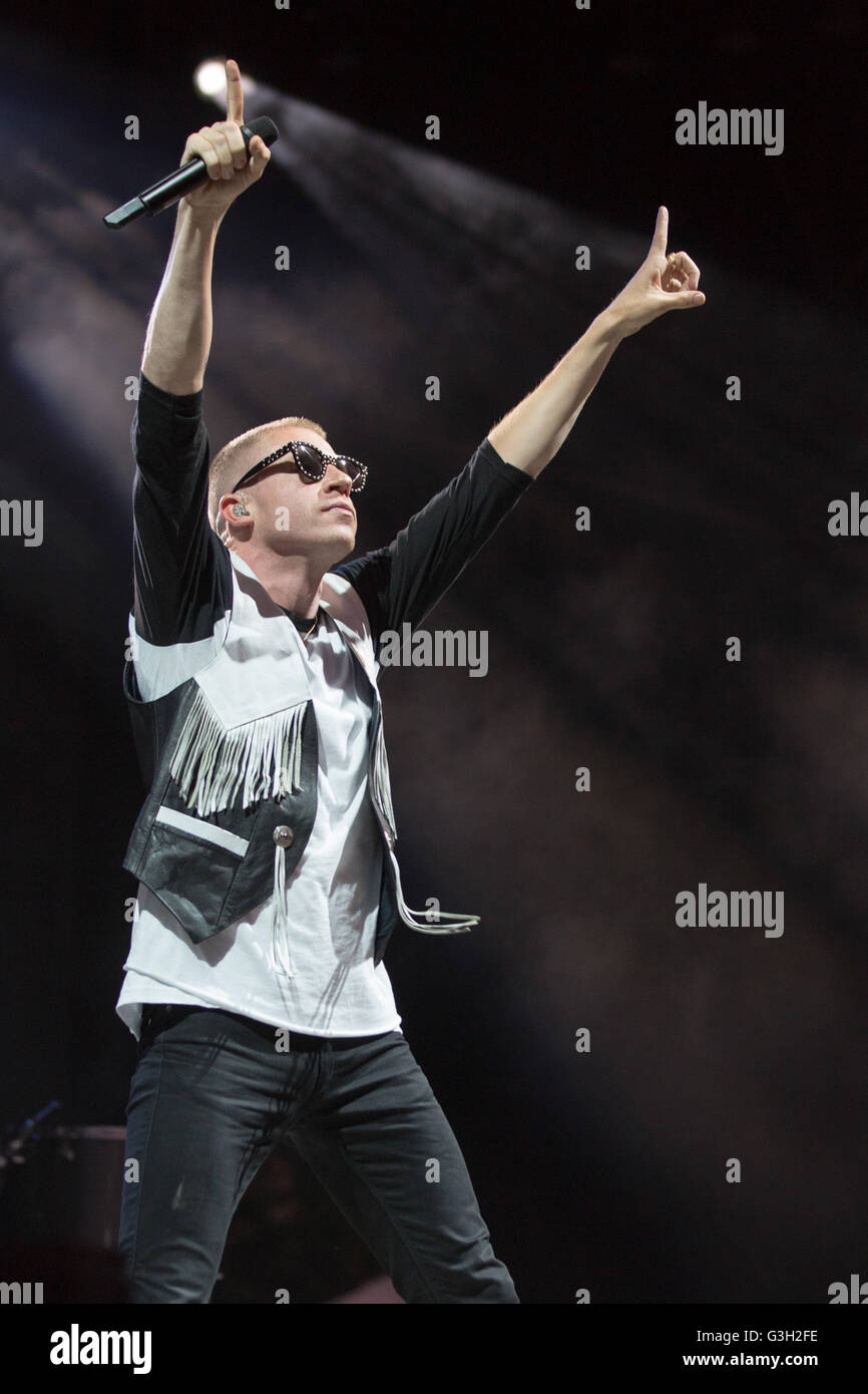 June 11, 2016 - Manchester, Tennessee, U.S - Rapper MACKLEMORE of ...