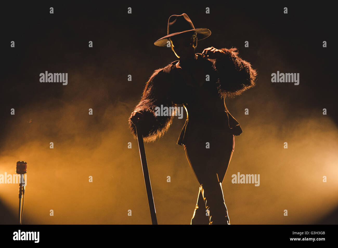 Brandy singer 2016 hi-res stock photography and images - Alamy