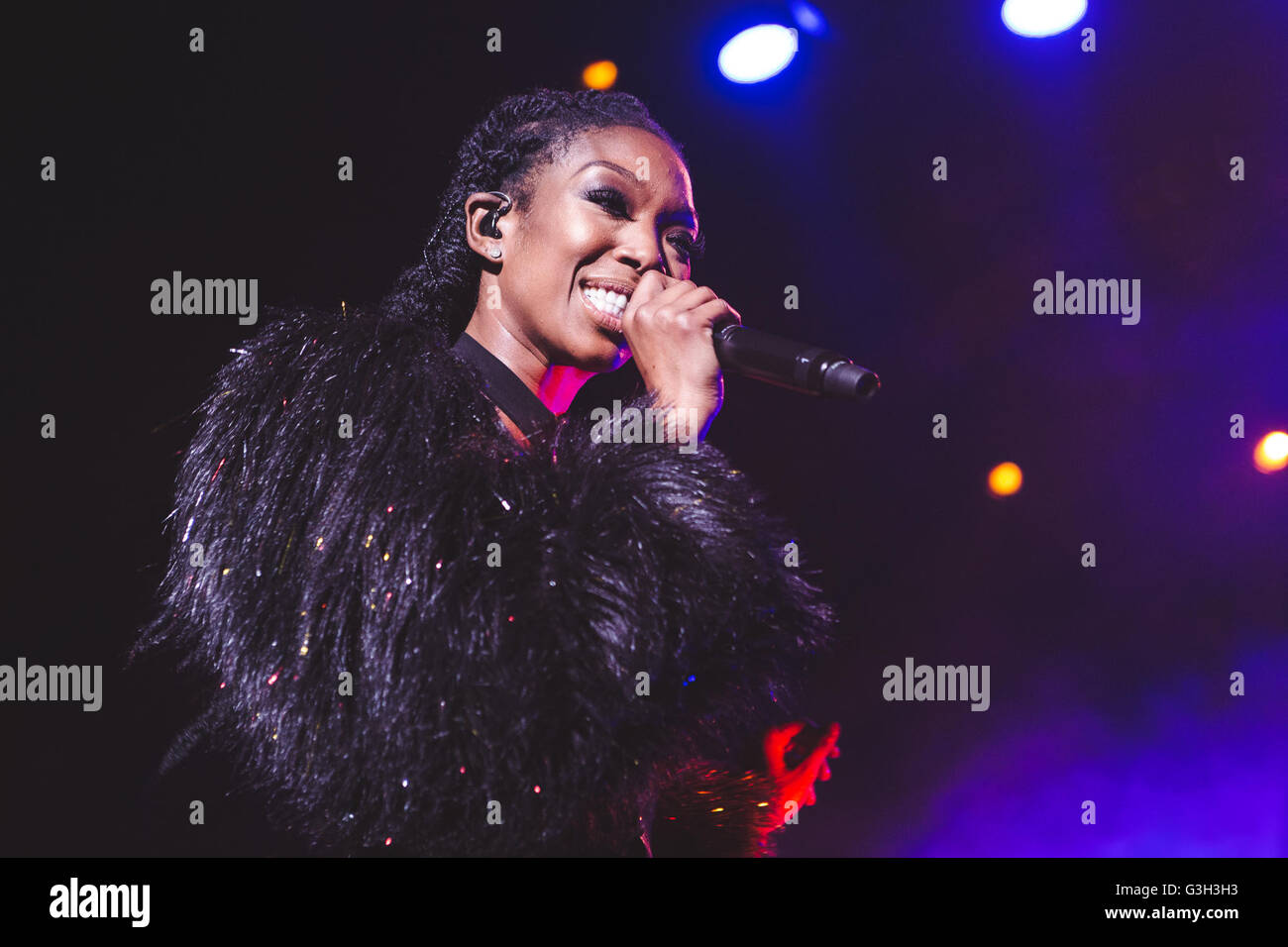 Brandy singer hi-res stock photography and images - Alamy
