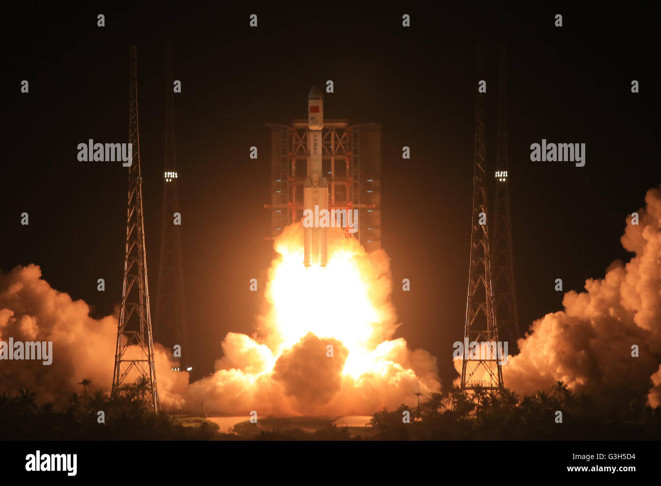 Long march 7 carrier rocket hi-res stock photography and images - Alamy