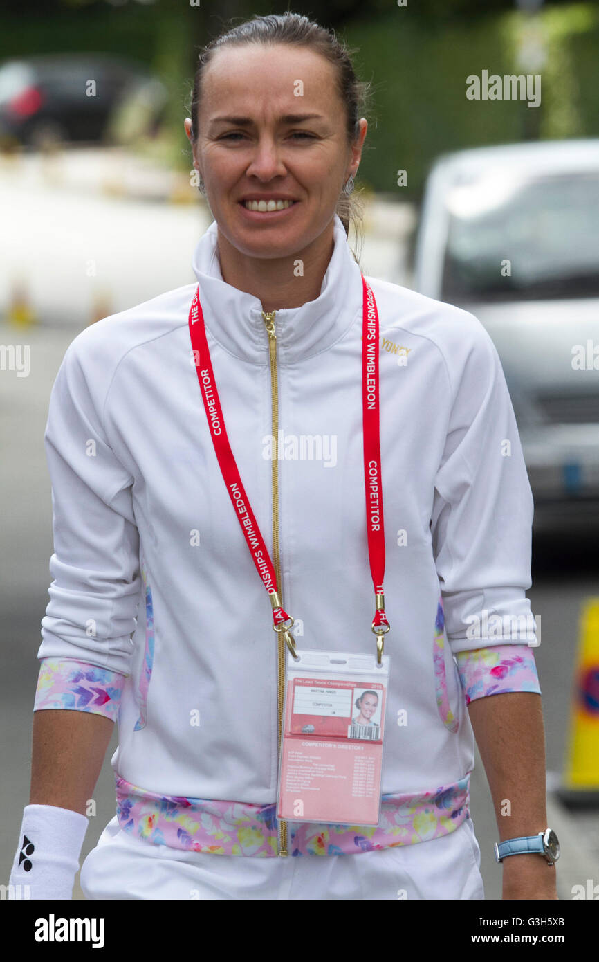 Martina hingis wimbledon 2016 hi-res stock photography and images - Alamy
