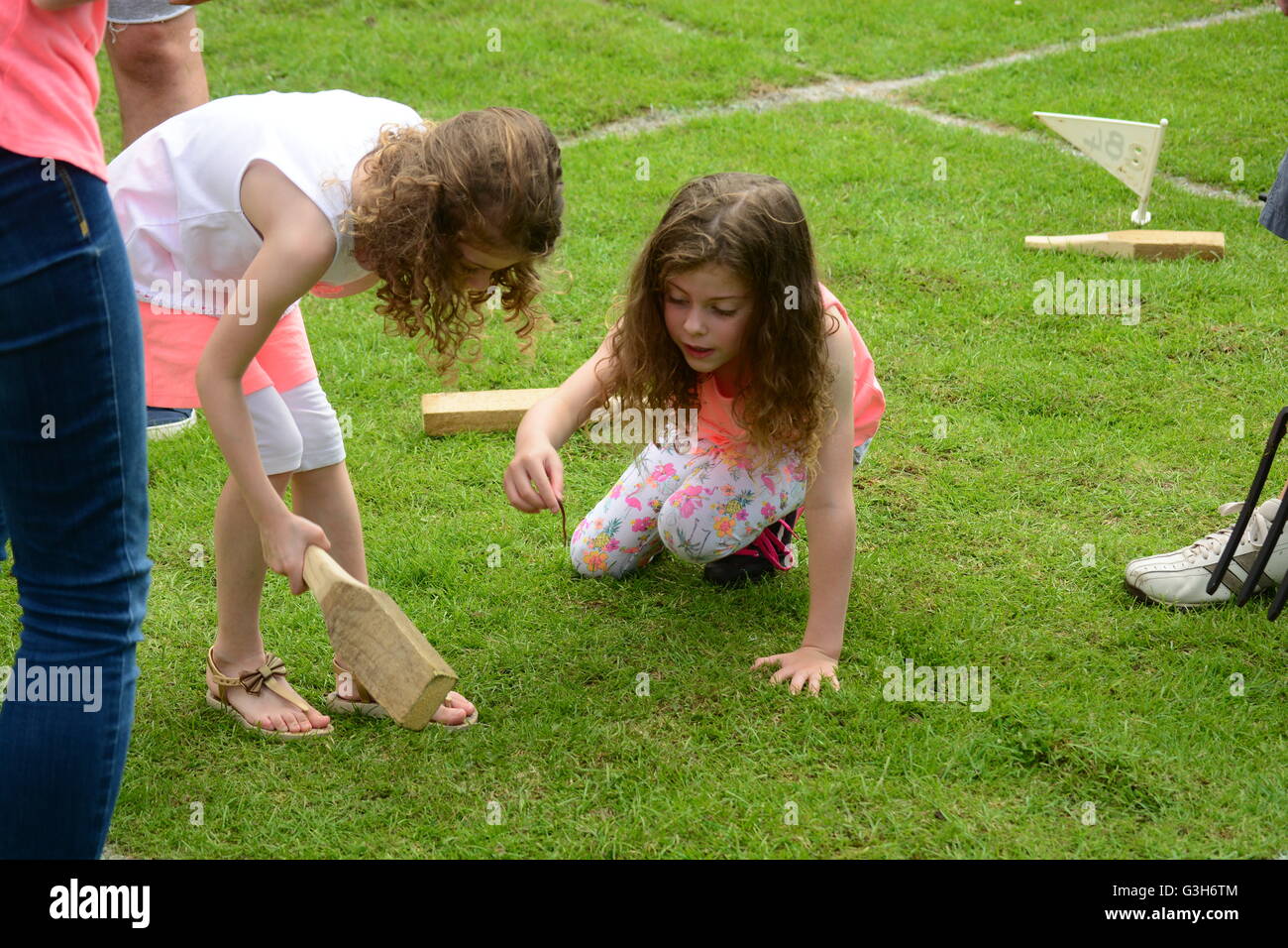Worm charming competition hi-res stock photography and images - Alamy