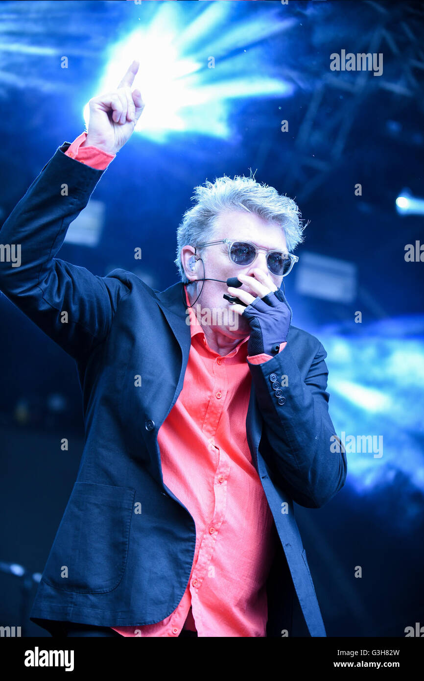 Thompson twins tom bailey hi-res stock photography and images - Alamy
