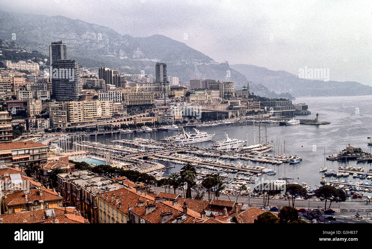 Monaco, Principality of Monaco. 24th Sep, 2004. The busy deep-water ...