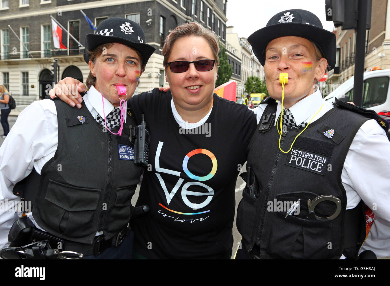 London gay pride police hi-res stock photography and images - Alamy